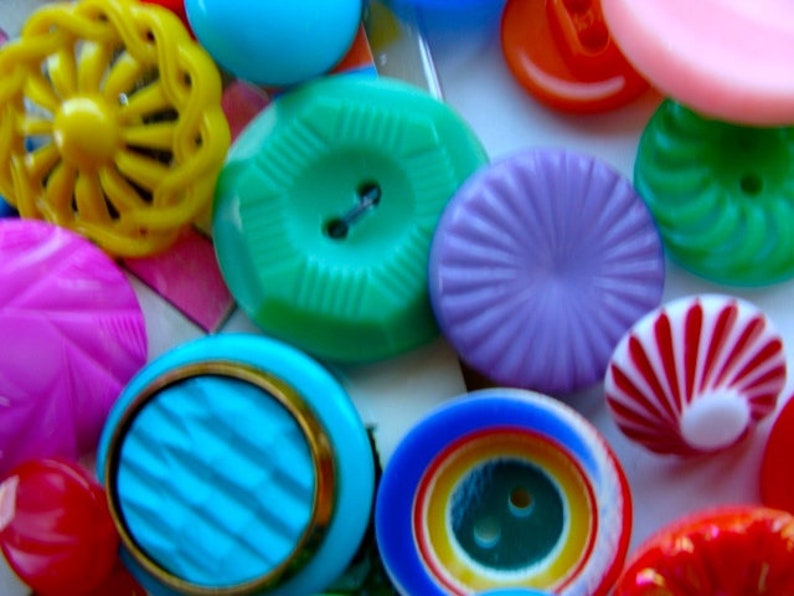 2 Dozen Vintage Buttons Vibrant Happy Colorful Bright Vintage | Etsy