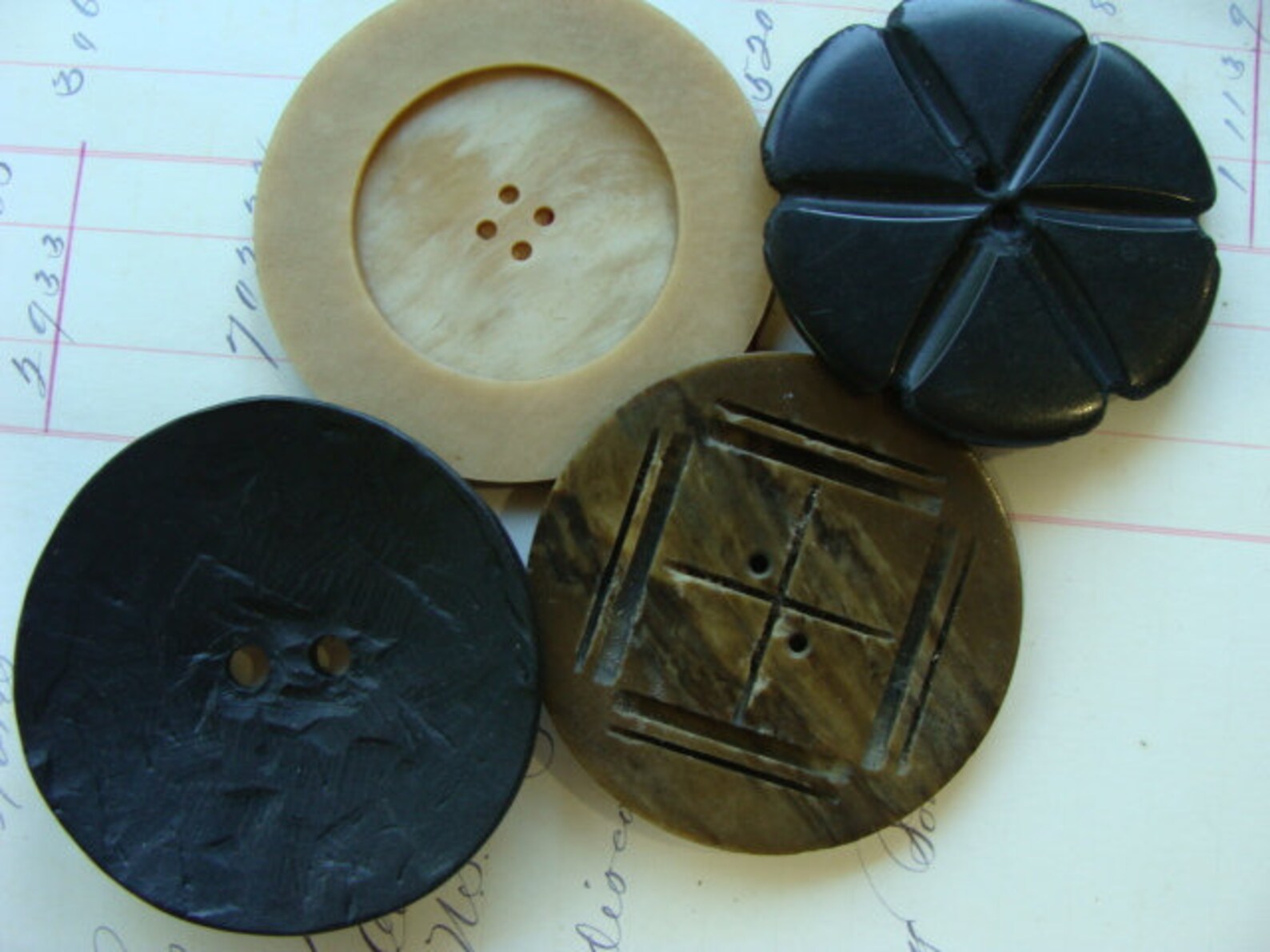 Vintage Huge Buttons I Love Big Buttons and I Cannot Lie N0764 - Etsy