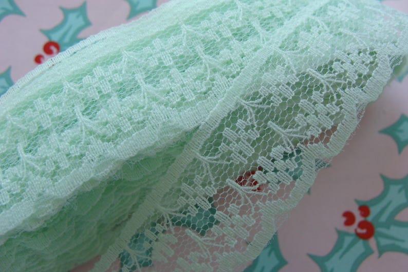 Vintage Yardage Beautiful Mint Green Feminine Scalloped Lace , Rare and ...