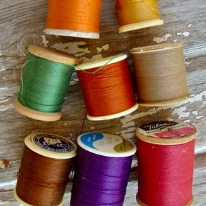 8 Vintage Thread Spools Pretty Colors N011 - Etsy