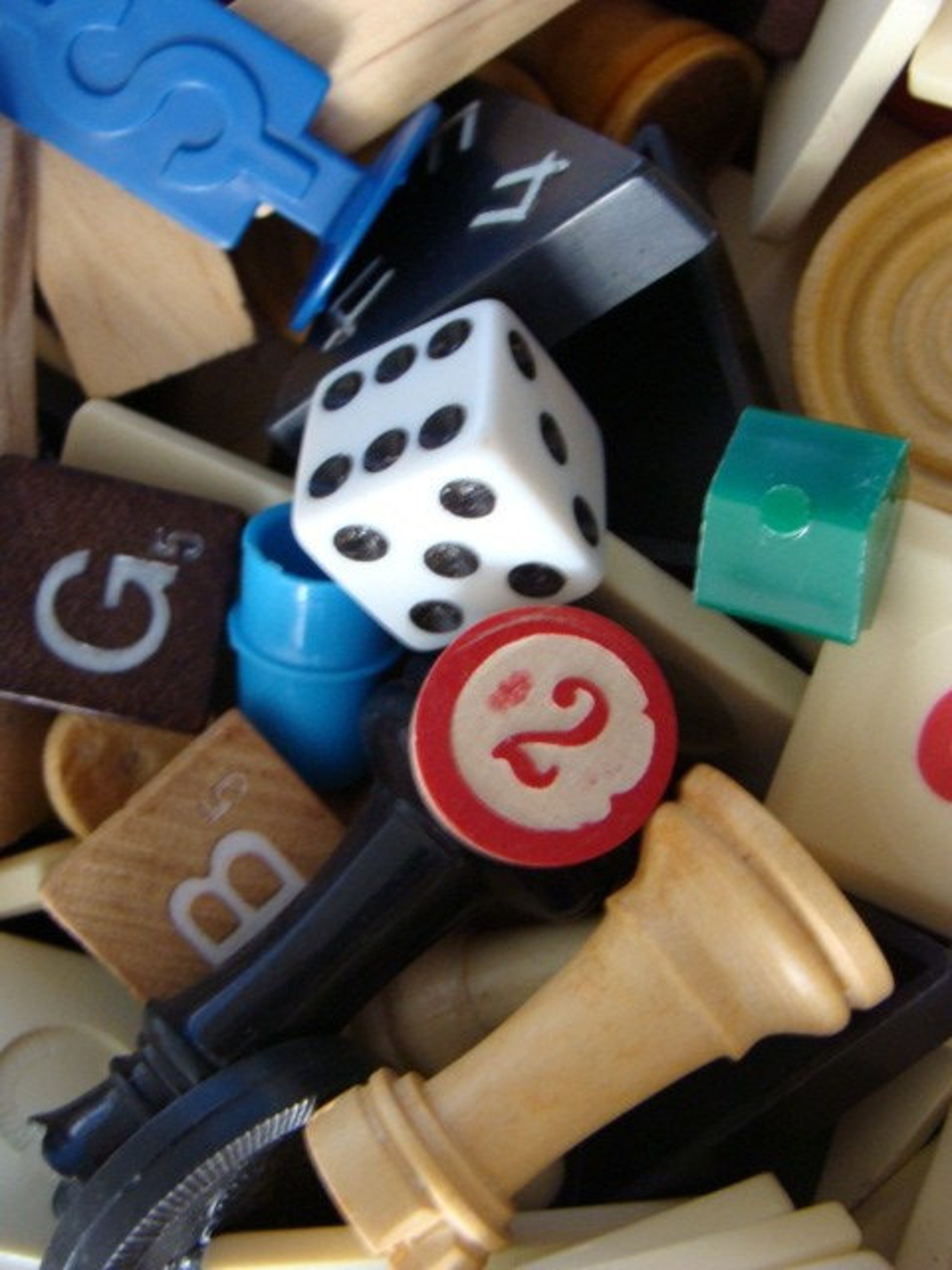 16 Vintage Wooden and Plastic Game Pieces - Etsy