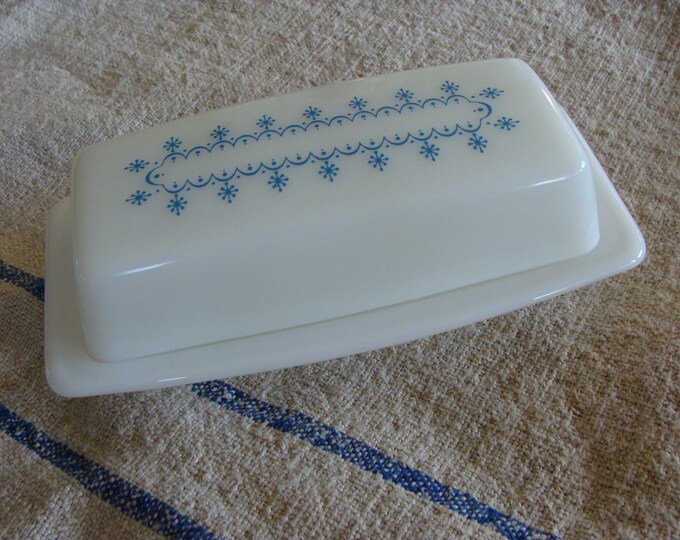 Vintage 1960s Pyrex Butter Dish Mint Condition - Etsy