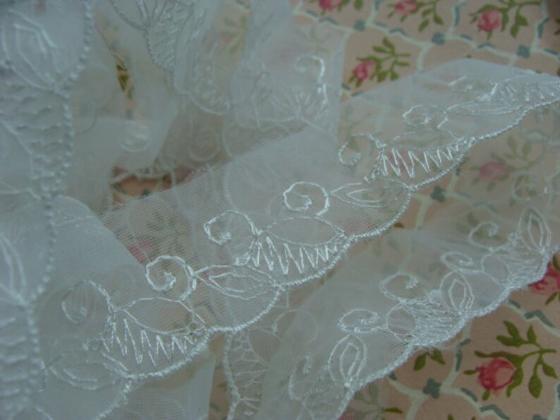 Vintage Beautiful Sheer Embrodiered Feminine Scalloped Lace Yardage ...