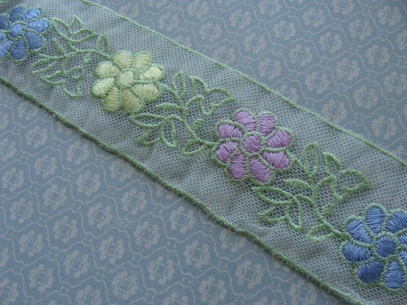 Vintage Gorgeous Embroidered Netted Lace With Flowers Stems - Etsy