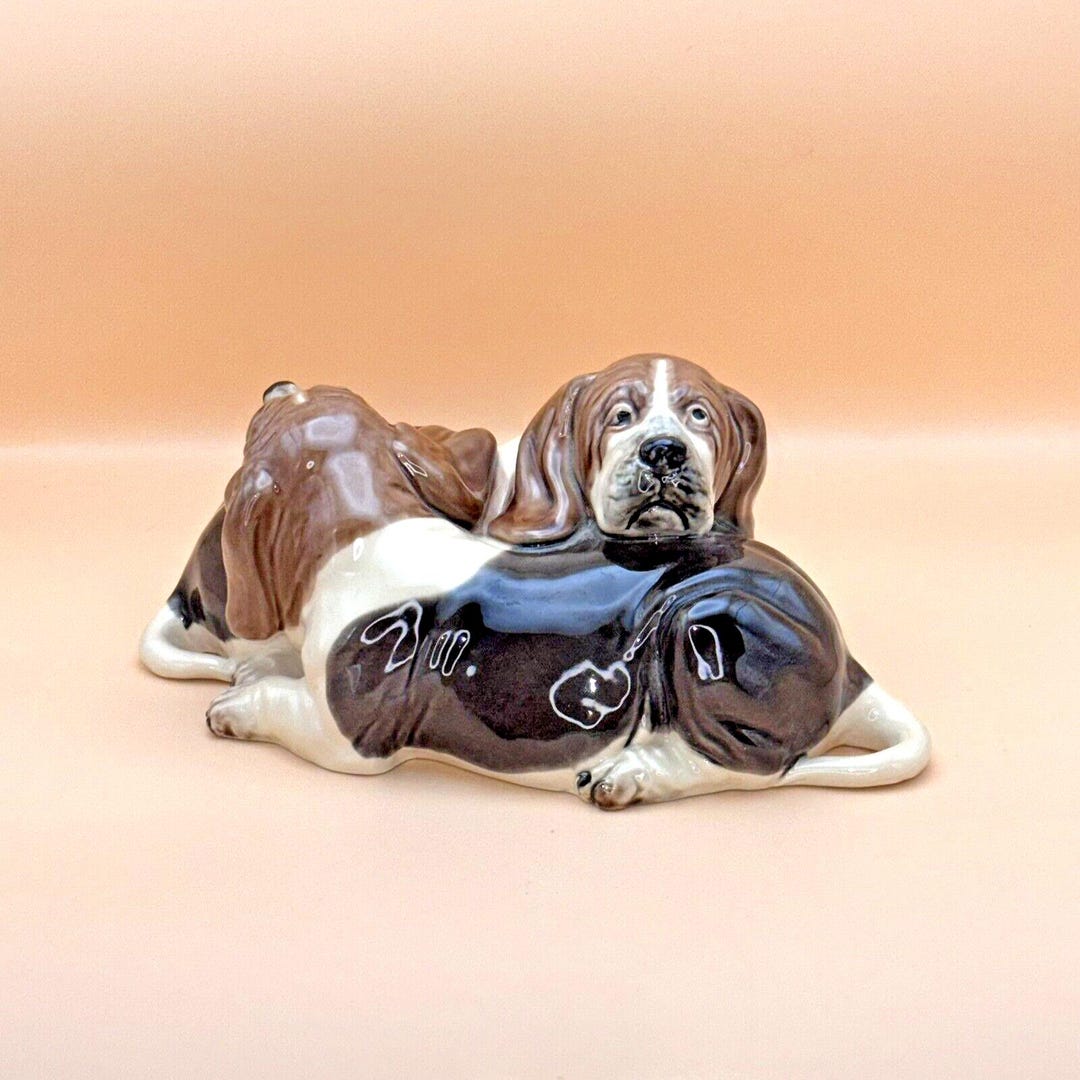 Vintage Heredities Charm of Creamware Figurine Bassett Hound Dogs ...