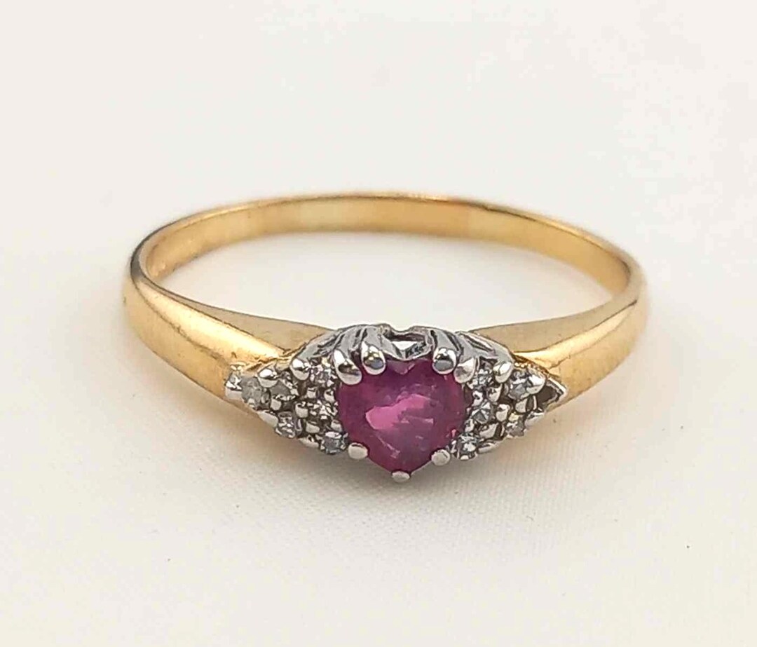 9ct Gold Red Heart Stone Ring - Etsy