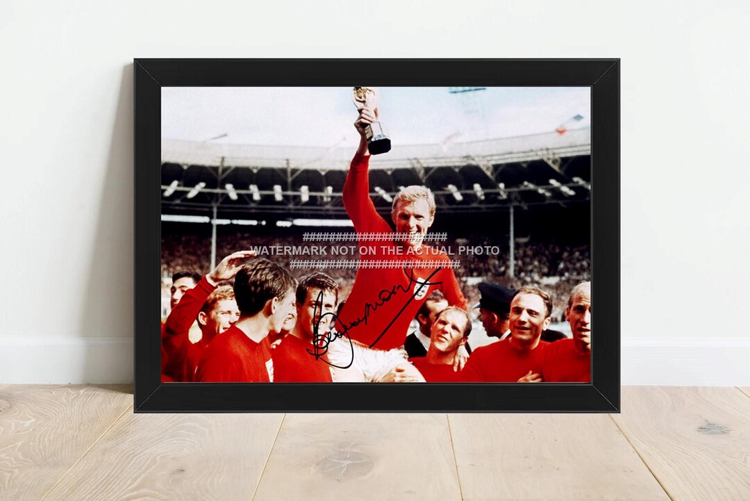 1966 World Cup Bobby Moore Signed Printed Autograph Photo England ...