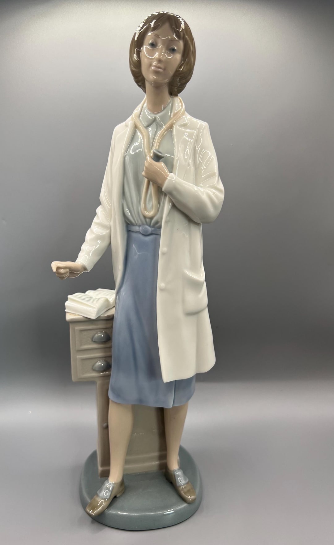 Female Doctor Lladro Made in Spain Figurine Number 350 Daisa Lladro ...