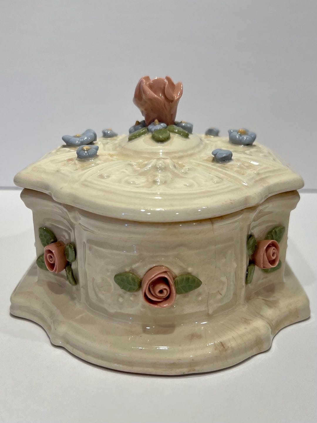 Vintage Capodimonte Style White Ceramic Floral Trinket Box With Lid ...