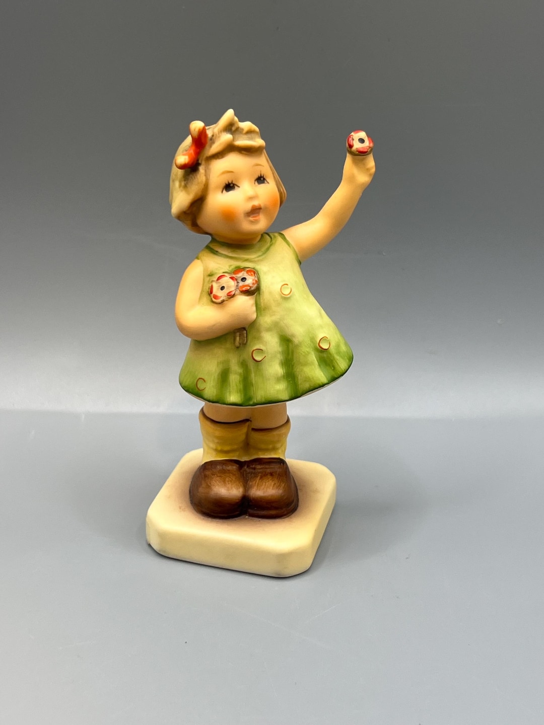 Hummel Girl With Flowers Figurine: Goebel Germany, TMK-7 Club Exclusive ...