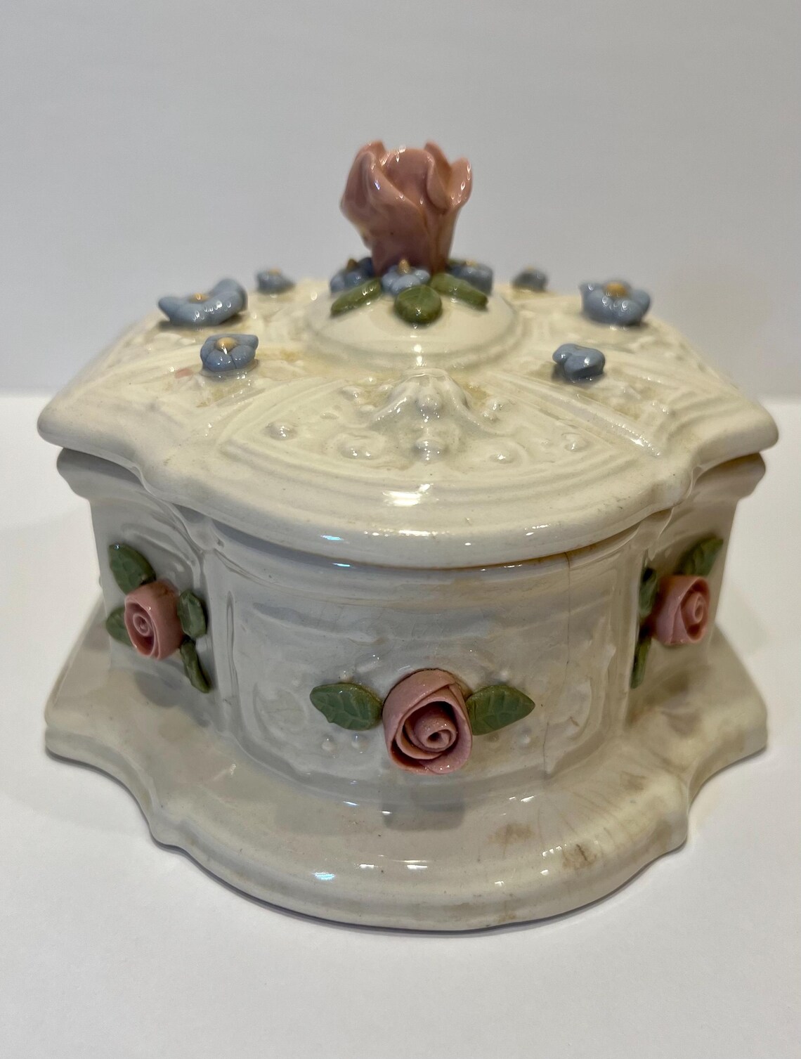 Vintage Capodimonte Style White Ceramic Floral Trinket Box With Lid ...