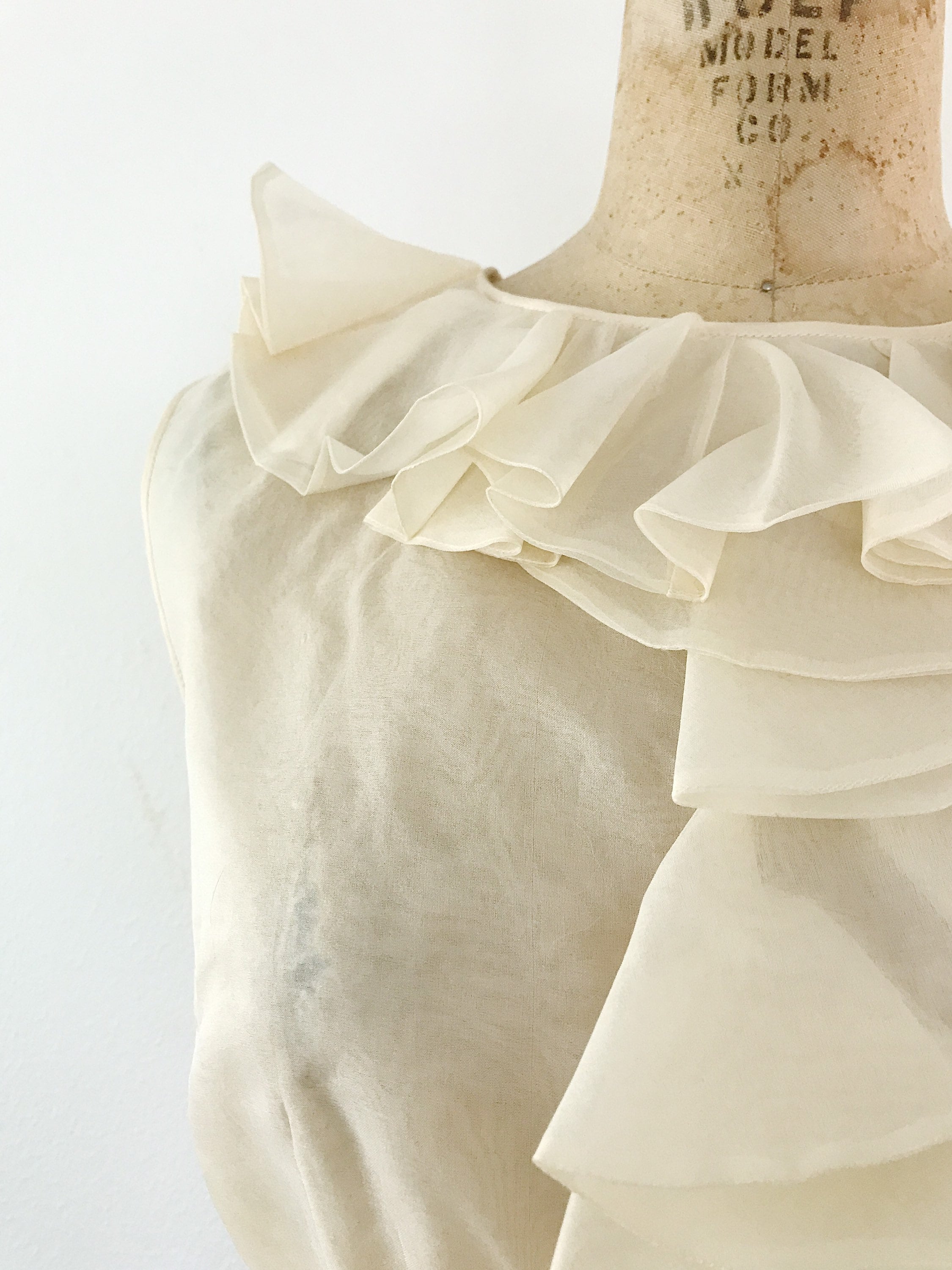 1950s vintage blouse / 50s ruffle blouse / Neiman Marcus bouse