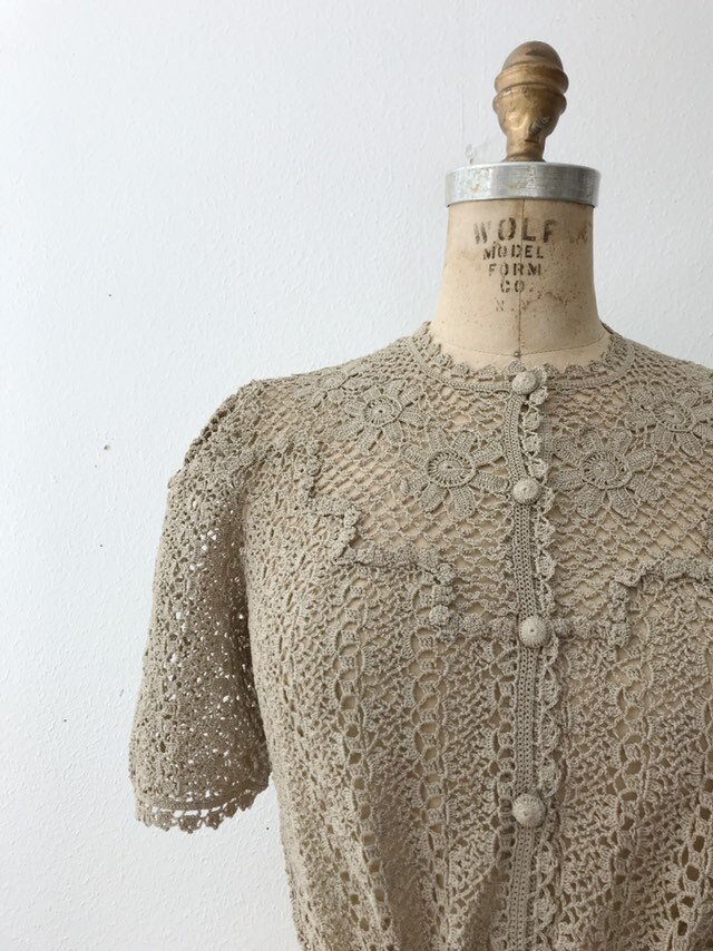 vintage crochet blouse / peplum lace blouse / Alsace blouse