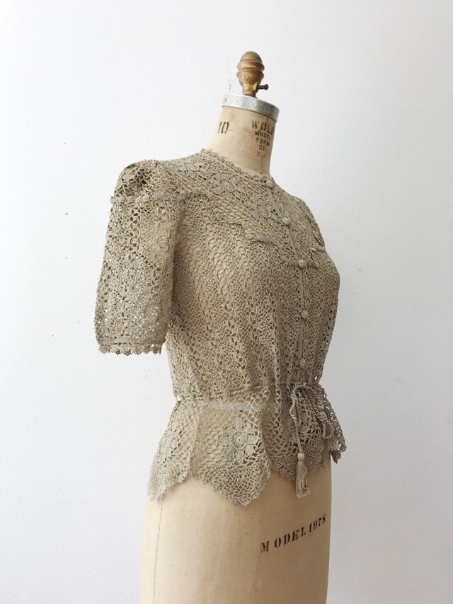 vintage crochet blouse / peplum lace blouse / Alsace blouse
