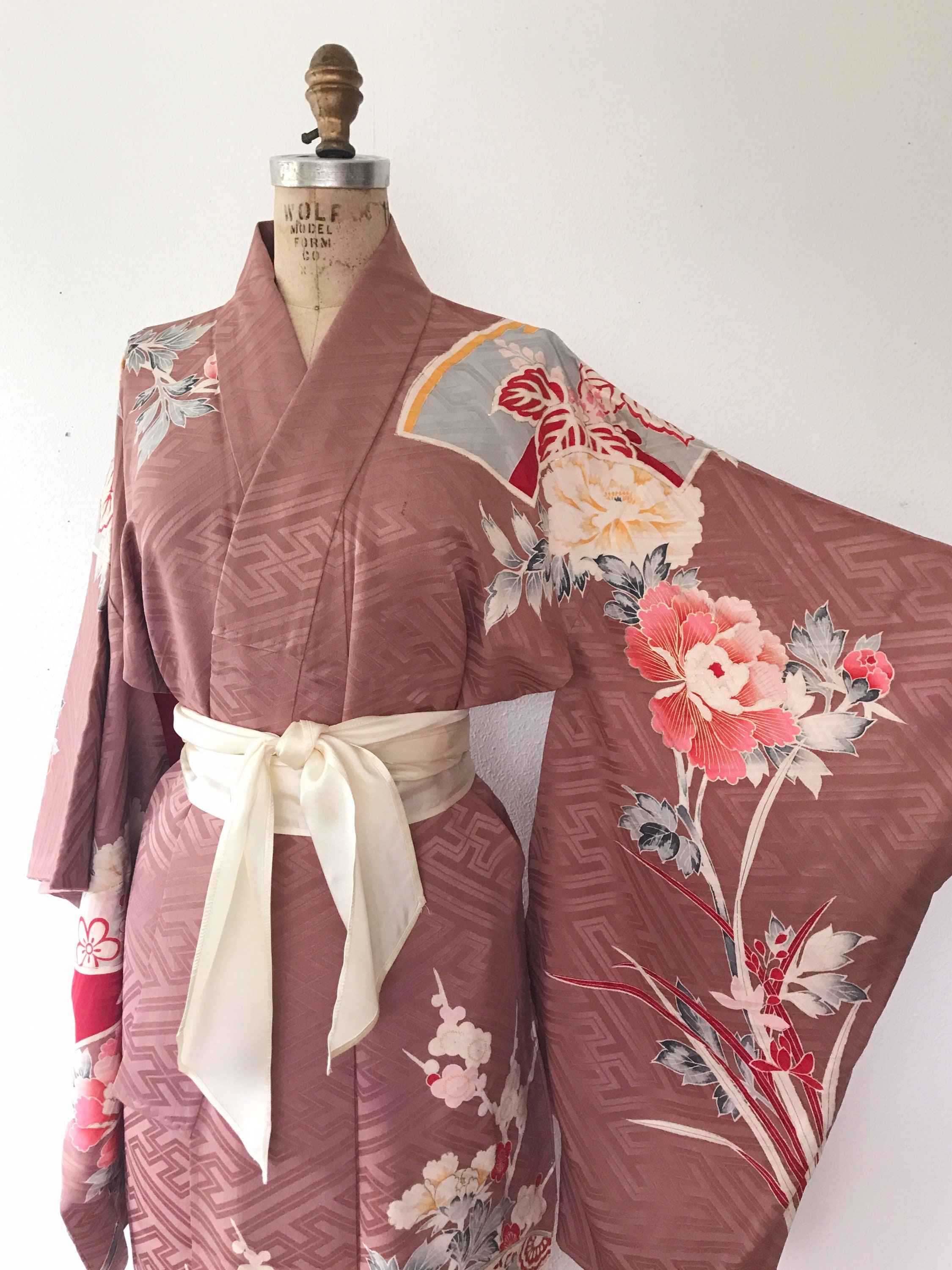 Spring Peony kimono / kimono robe / vintage silk Kimono