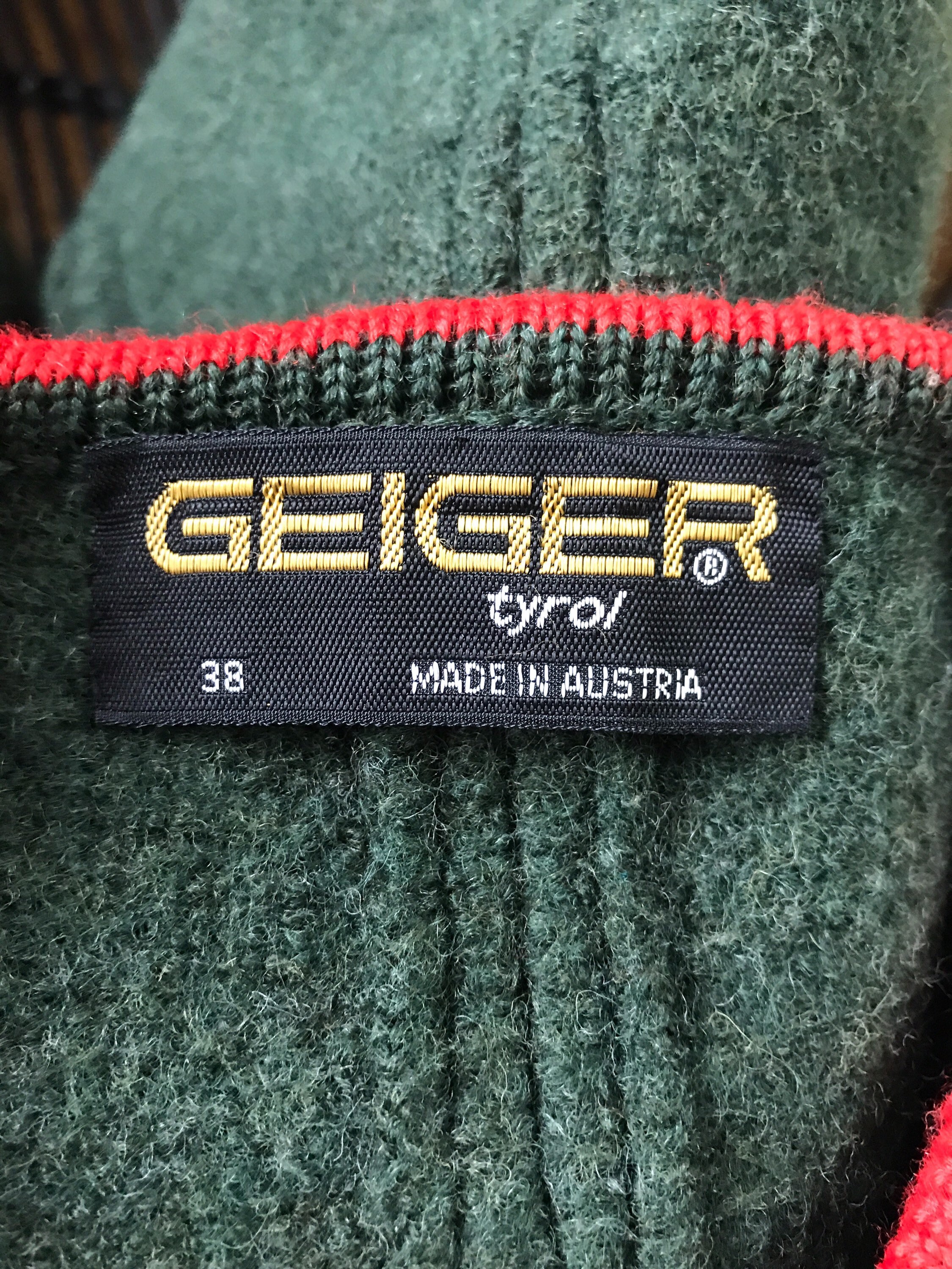 vintage outerwear sweater / vintage knit cardigan / Geiger sweater