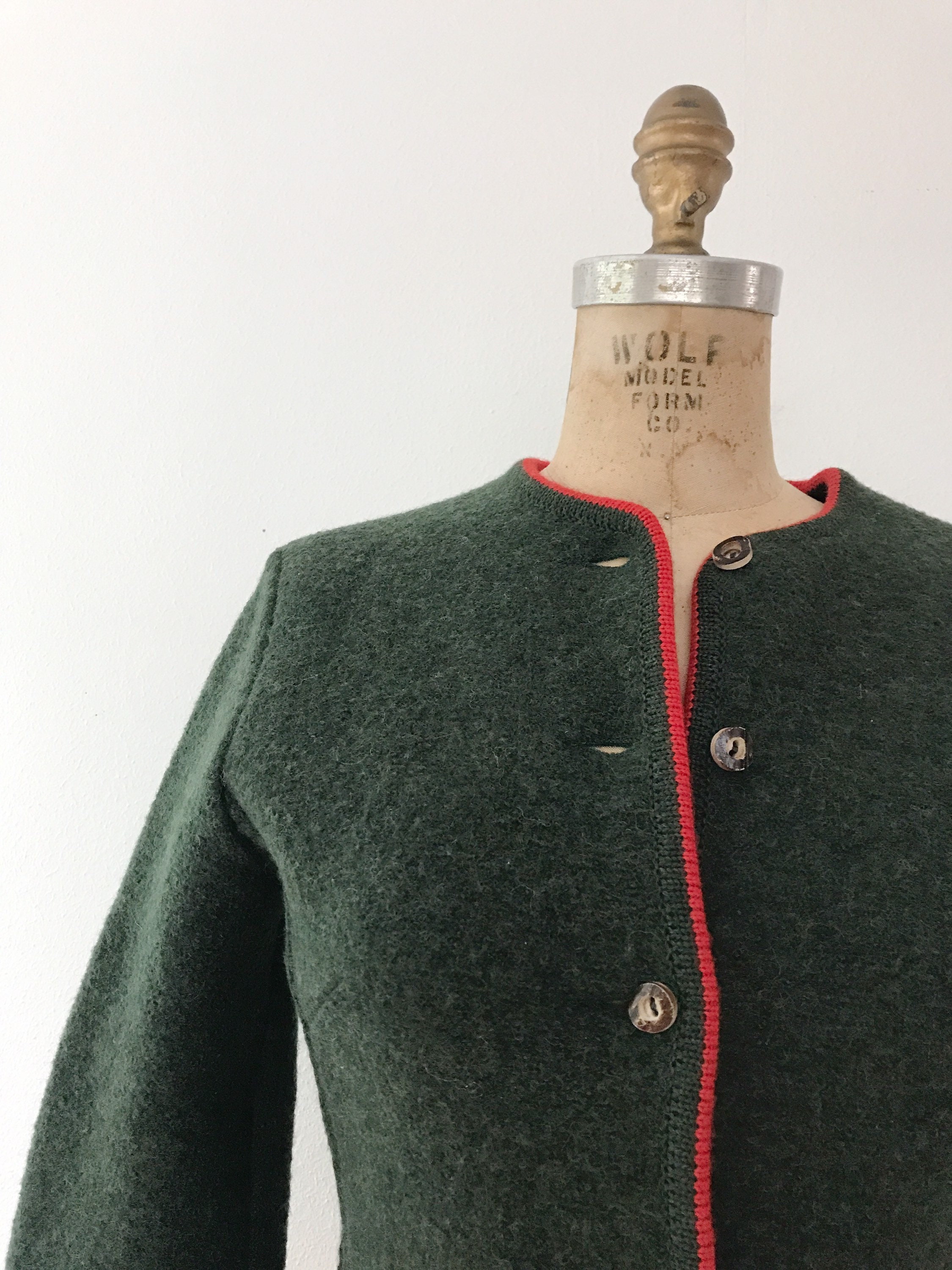 vintage outerwear sweater / vintage knit cardigan / Geiger sweater