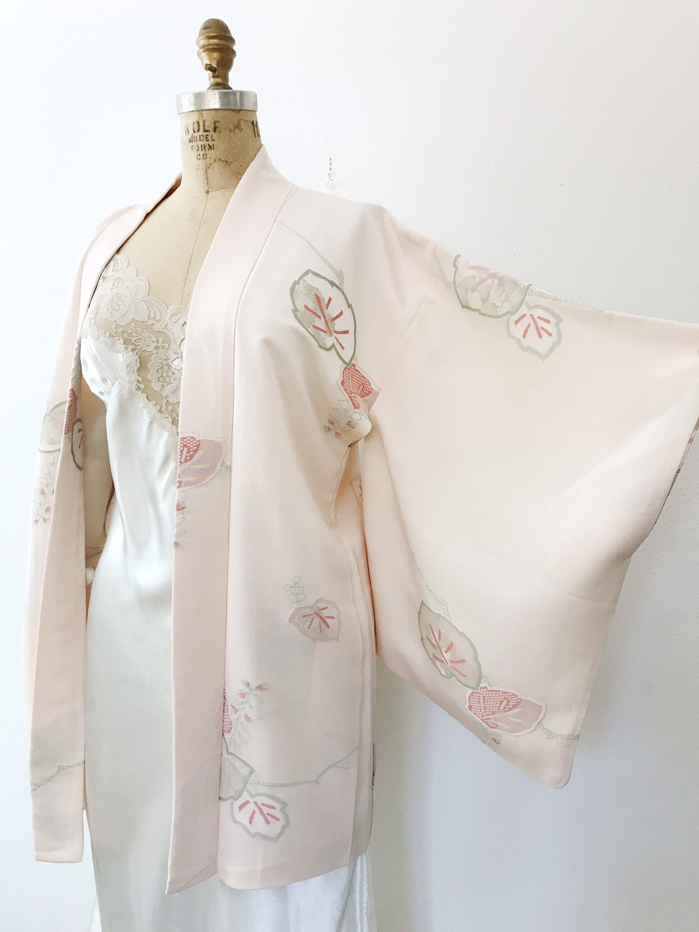 vintage silk kimono / vintage kimono robe / Pauwlina Silk kimono haori