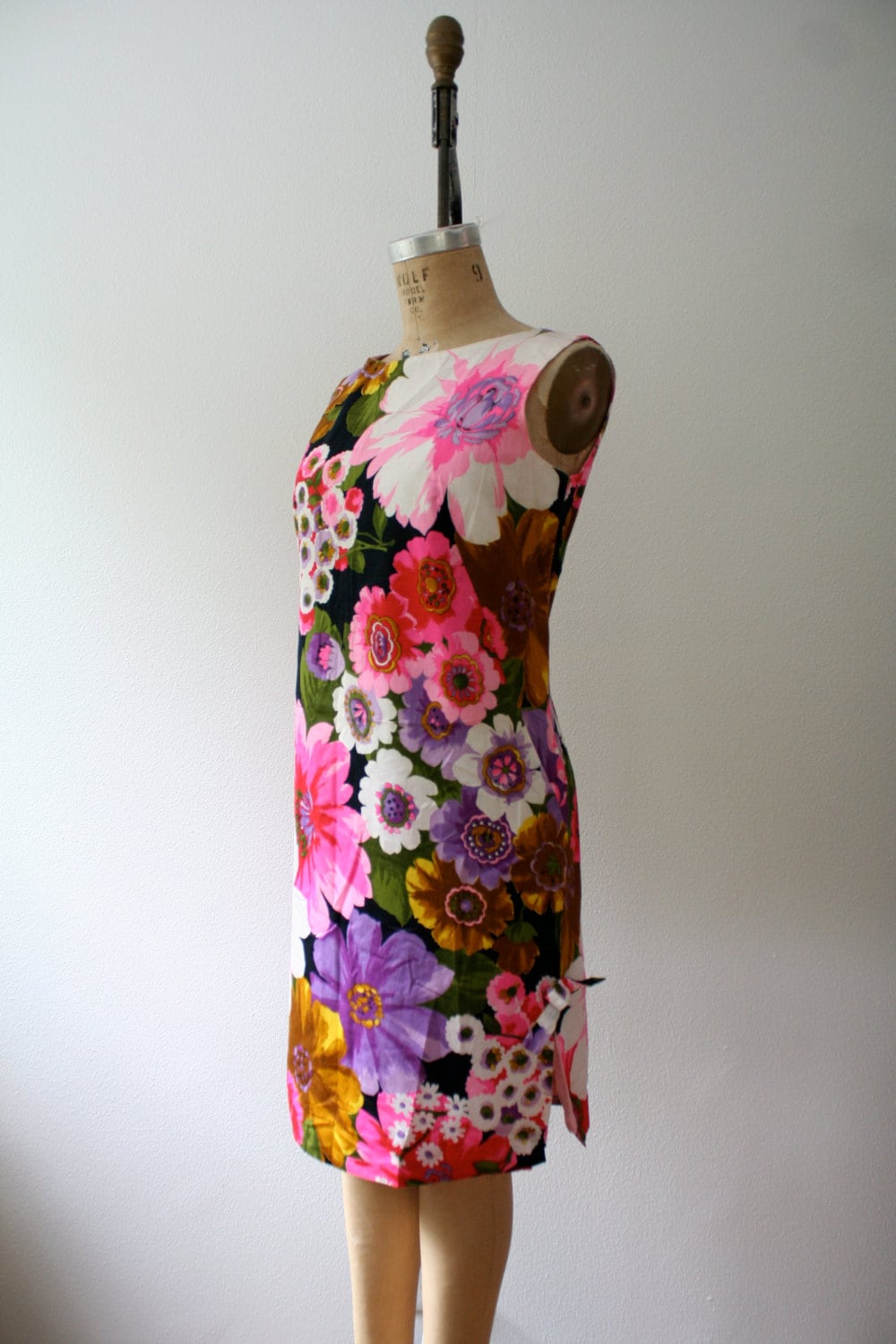 floral print dress / vintage 60s sundress / Kapiolani dress
