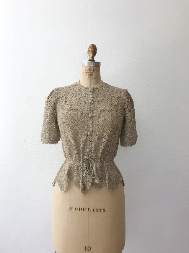 vintage crochet blouse / peplum lace blouse / Alsace blouse