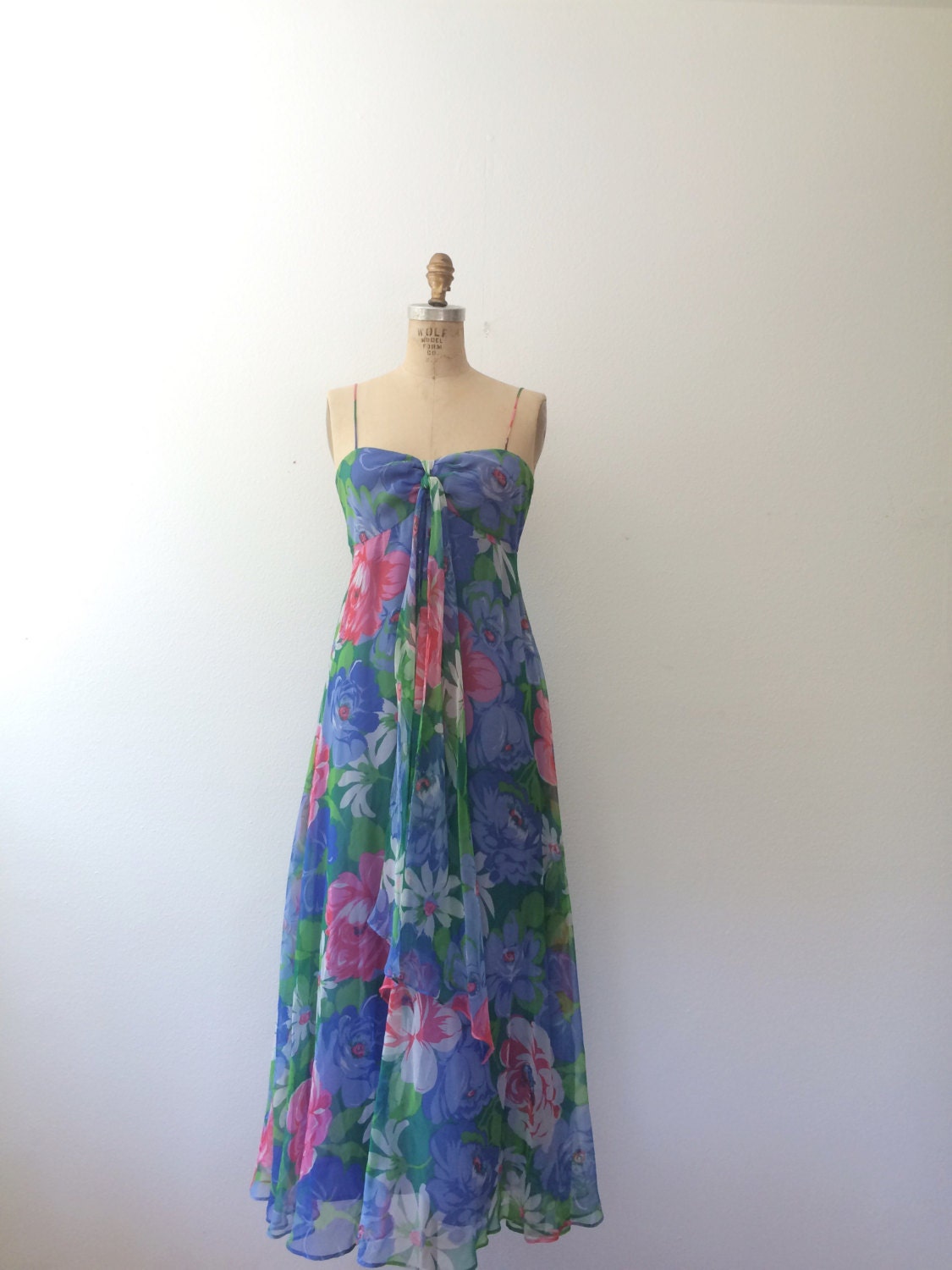 70s vintage dress / 70s sundress / Daisy Bouquet maxi dress
