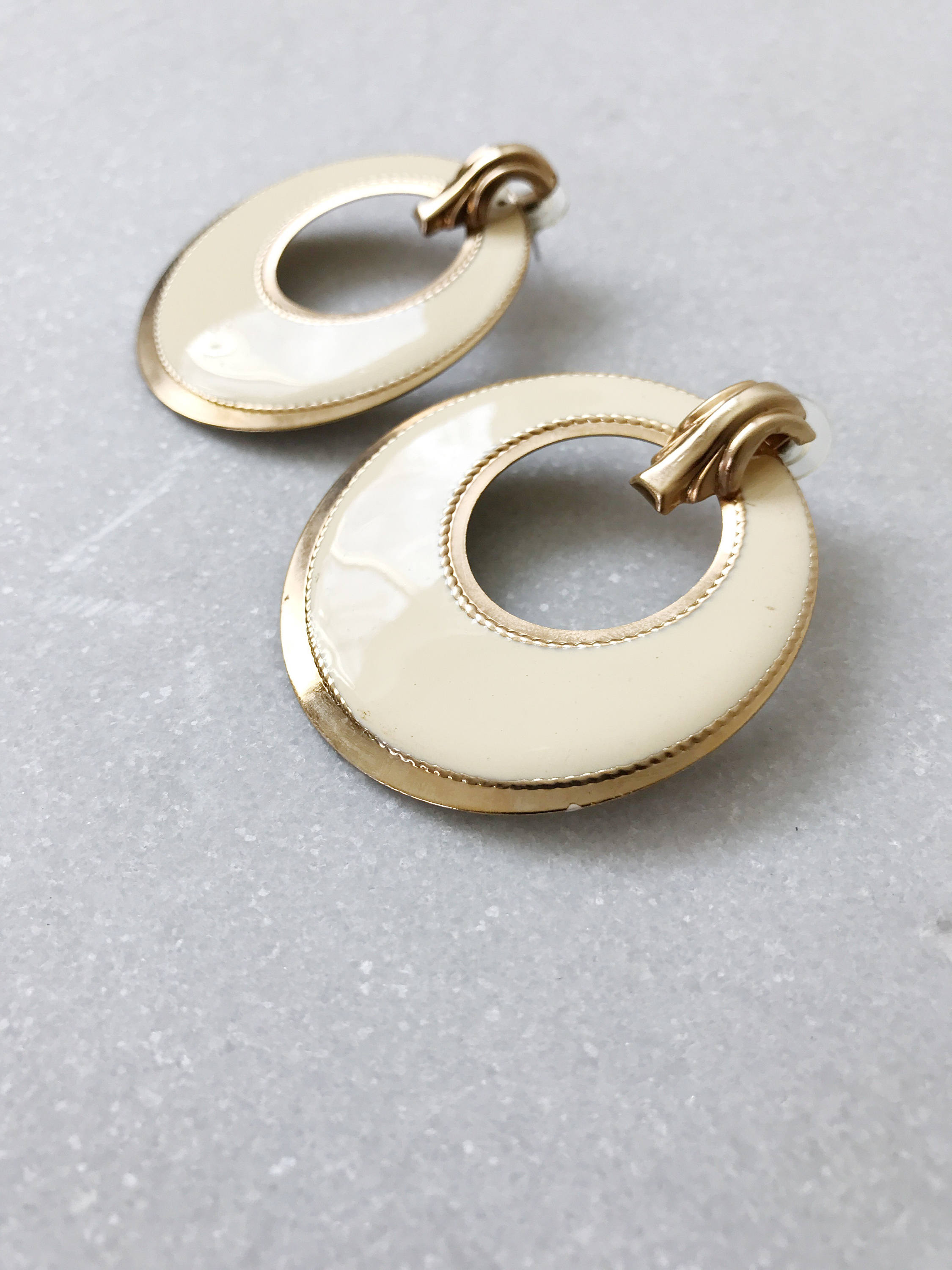Tolhurst earrings / enamel earrings / 80s hoop earrings