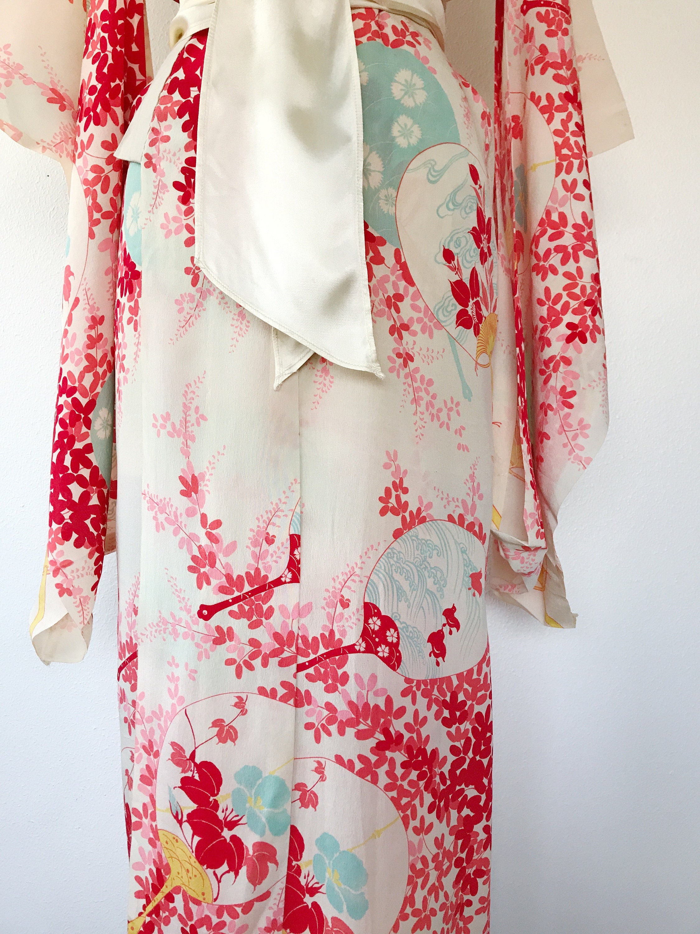vintage kimono robe / vintage silk kimono / 1940s Wisteria Juban