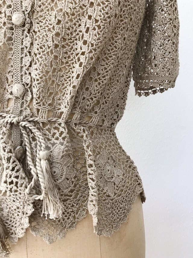 vintage crochet blouse / peplum lace blouse / Alsace blouse