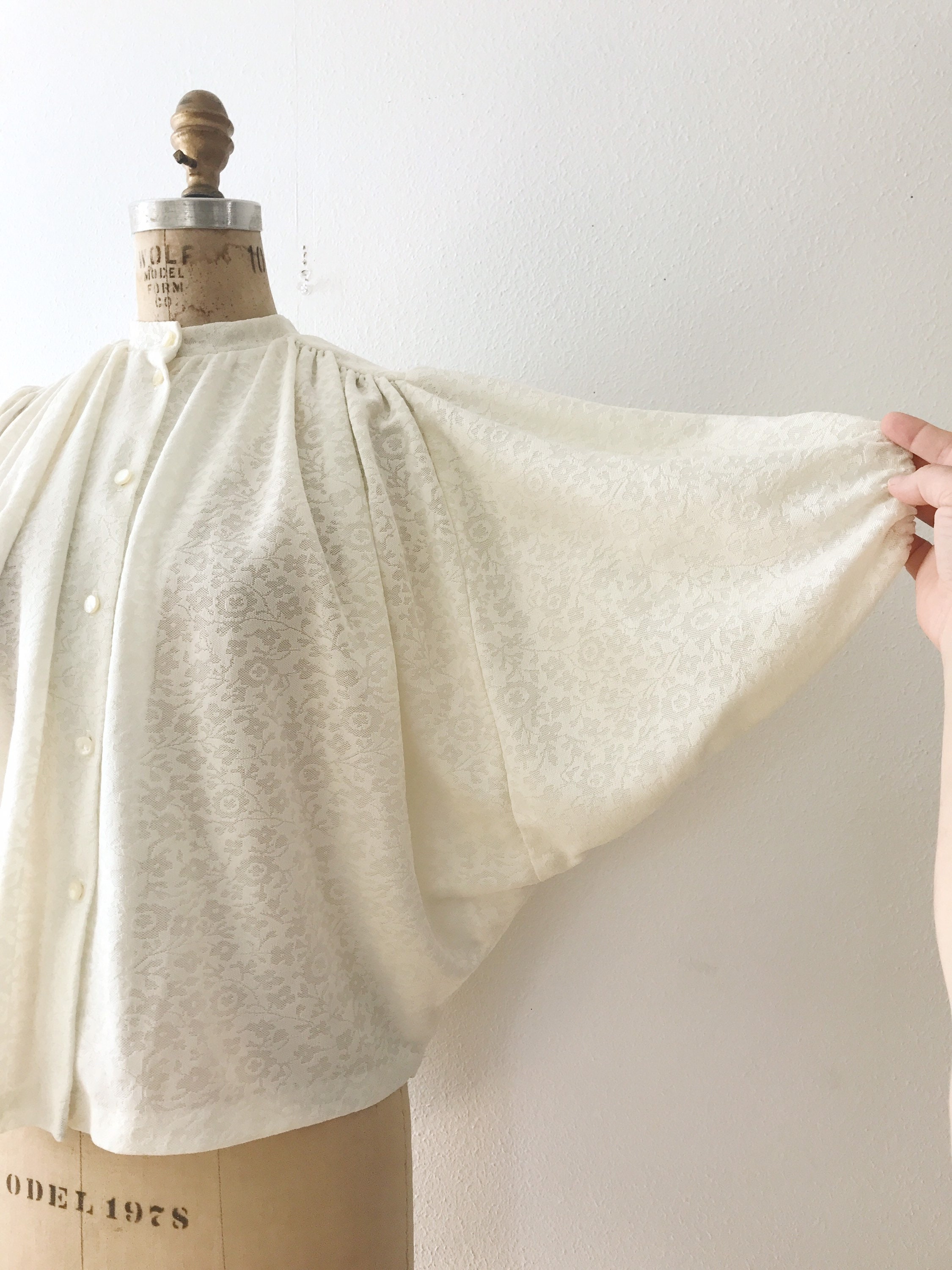 batwing blouse / 70s batwing blouse / Tarim Lace blouse