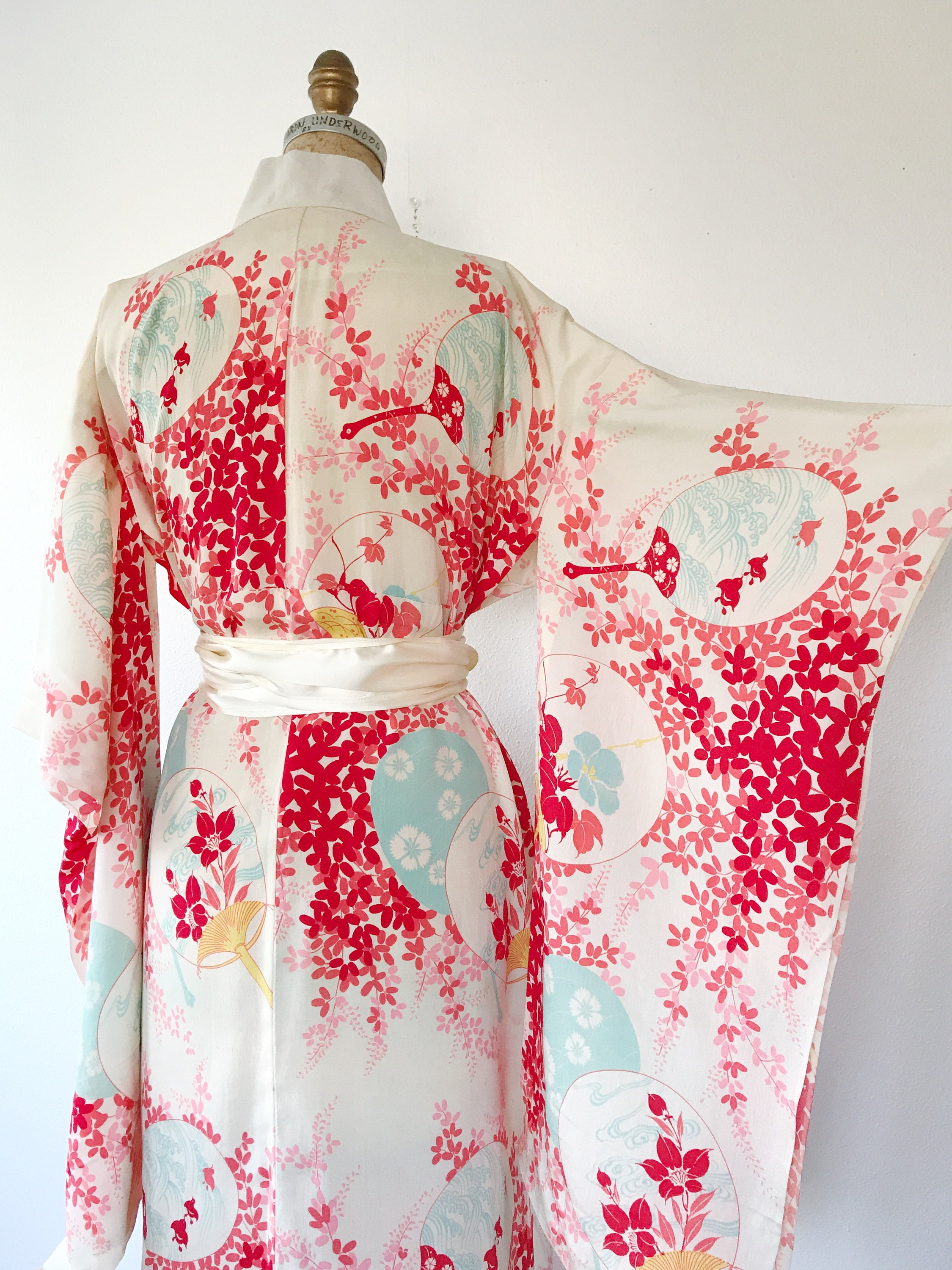 vintage kimono robe / vintage silk kimono / 1940s Wisteria Juban