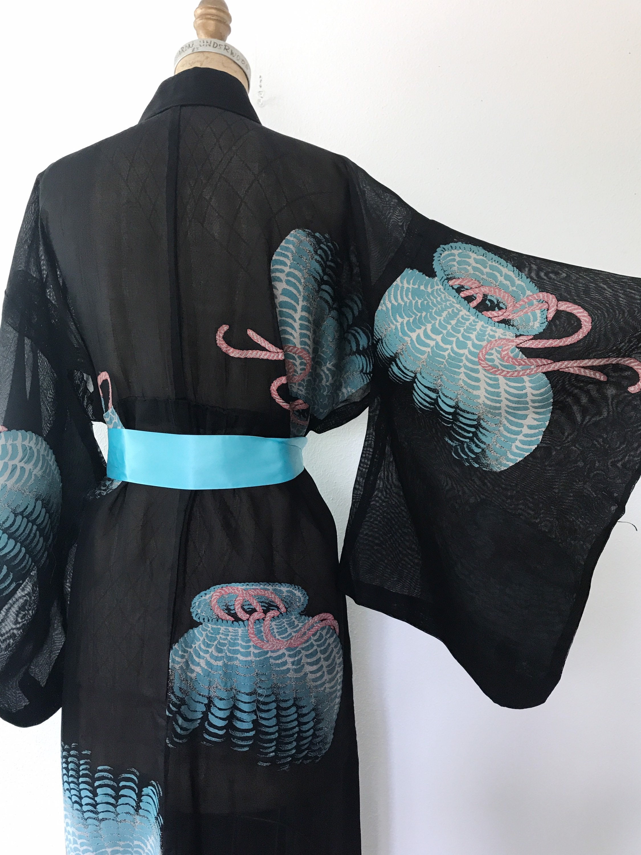 vintage kimono robe / vintage Yukata kimono / RO Basket kimono
