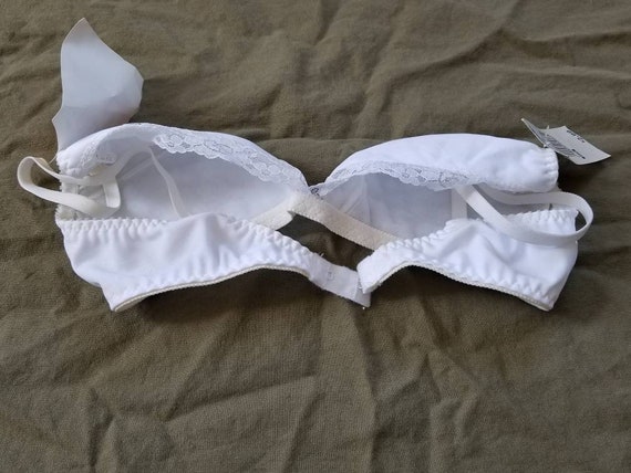 Nos New Vintage Bra 70s White 32b With Original Tag… Gem