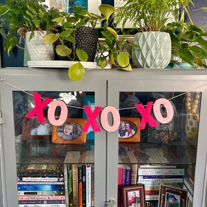 XO XO XO Felt Banner | Valentines Decor | Love Decor| Kiss Hug Kiss Hug ...