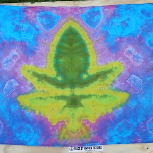 Cannabis Leaf Tie Dye Tapestry 19 dharma Trading Co. Size 44 X 72 A ...