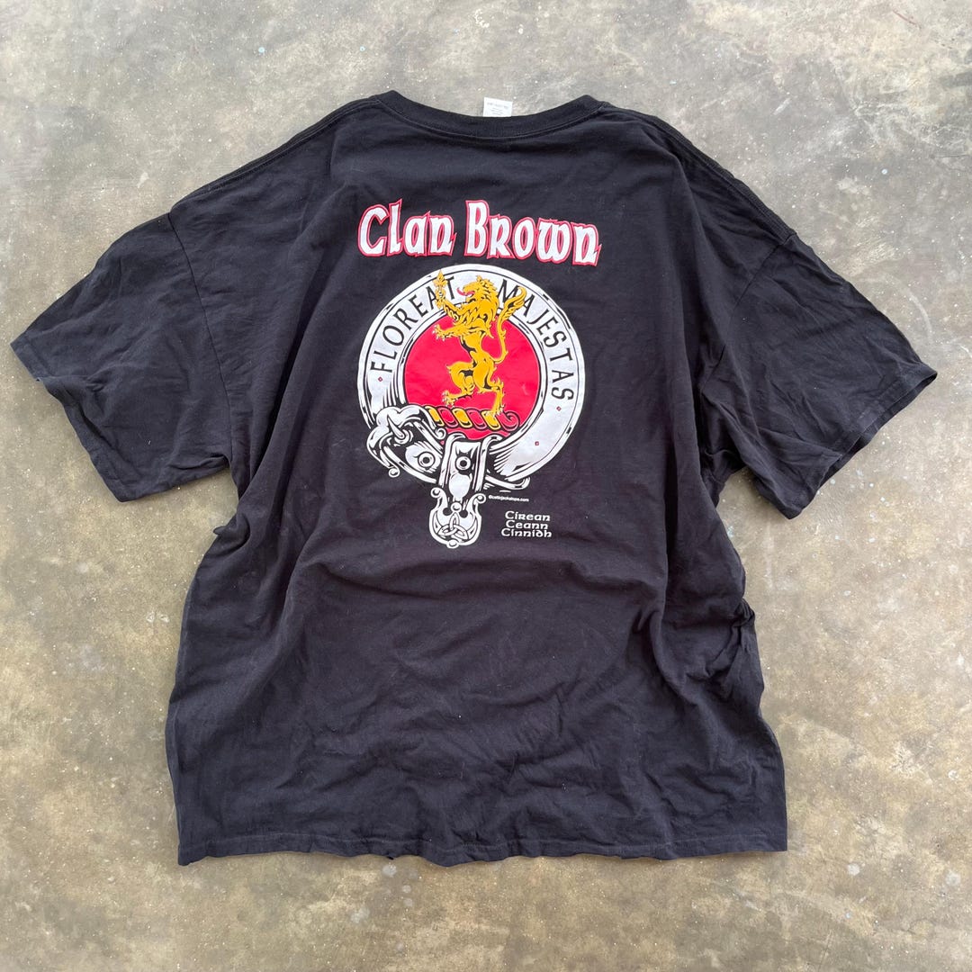 Vintage Clan Brown Scottish Crest T-shirt – Floreat Majestas Lion ...
