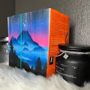 A Court of Thorns and Roses (ACOTAR) Box Set With Airbrushed Stenciled ...