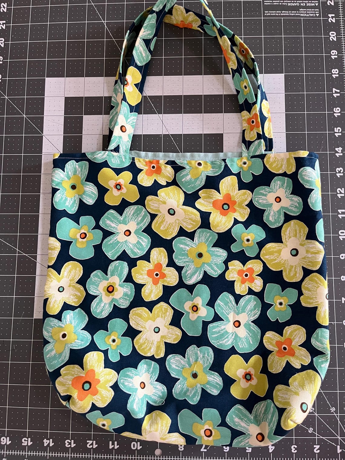 Simple Tote Bag Sewing Pattern Easy Beginner Tote Bag Sewing Pattern ...