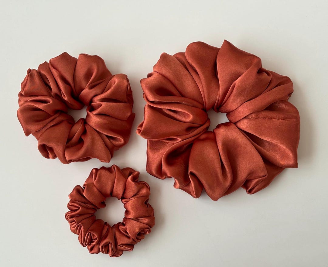 Bräunlich-Orange Scrunchies: Handgefertigter Haarschmuck aus Solids ...
