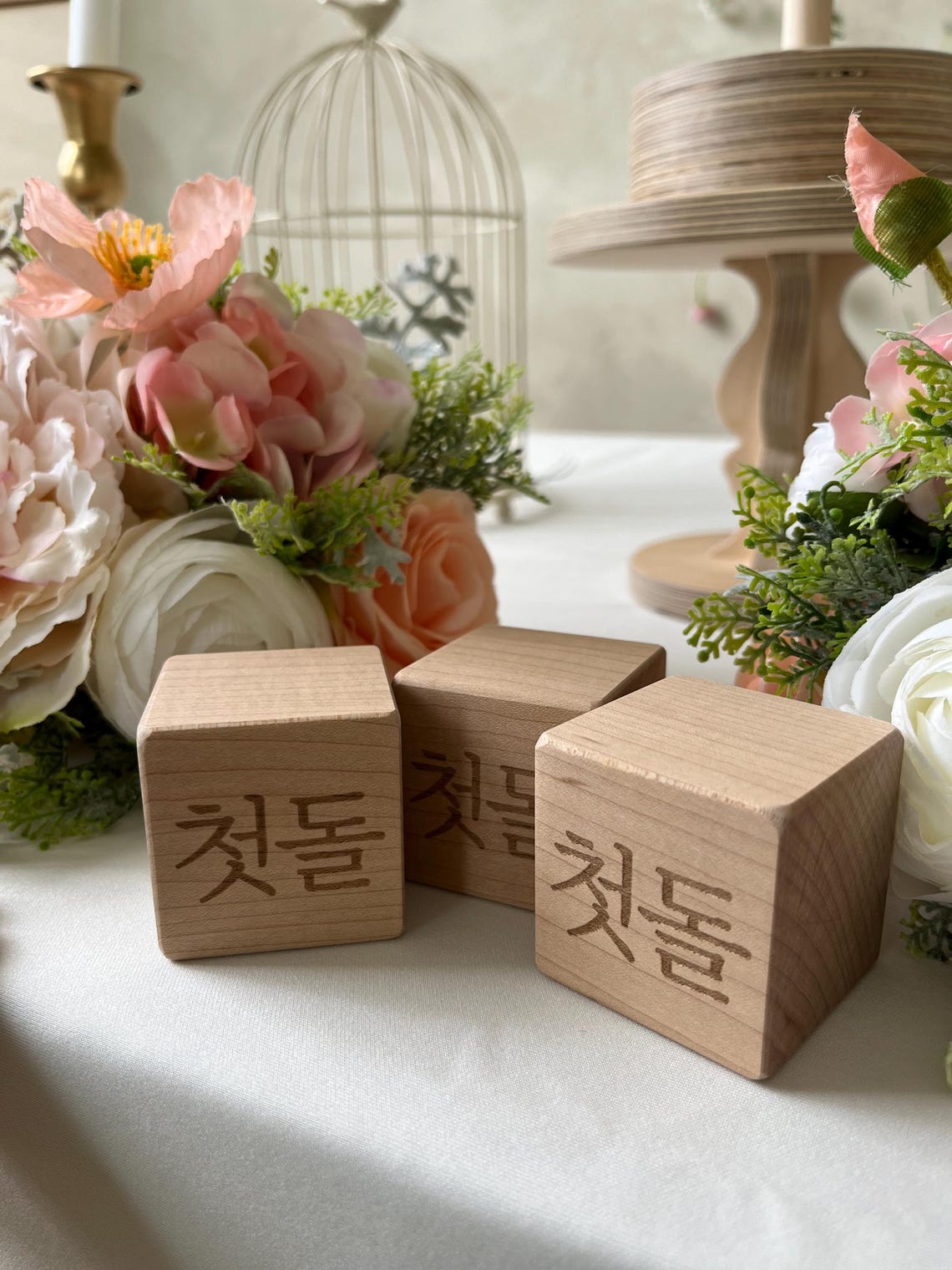 White Flower Dohl Table, 100 Days Table, 1st Birthday Party Table With ...