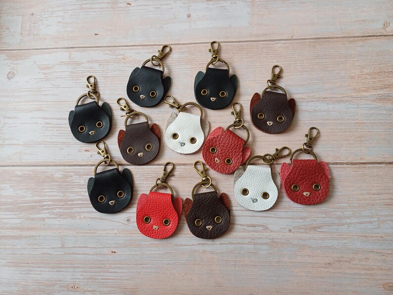 Leather Cat Keyring – Minimalist Bag Charm, Cat Lover Gift - Etsy