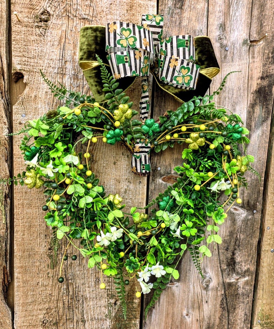 St Patrick's Day Heart Wreath: Mixed Clovers on Heart Shaped Grapevine ...