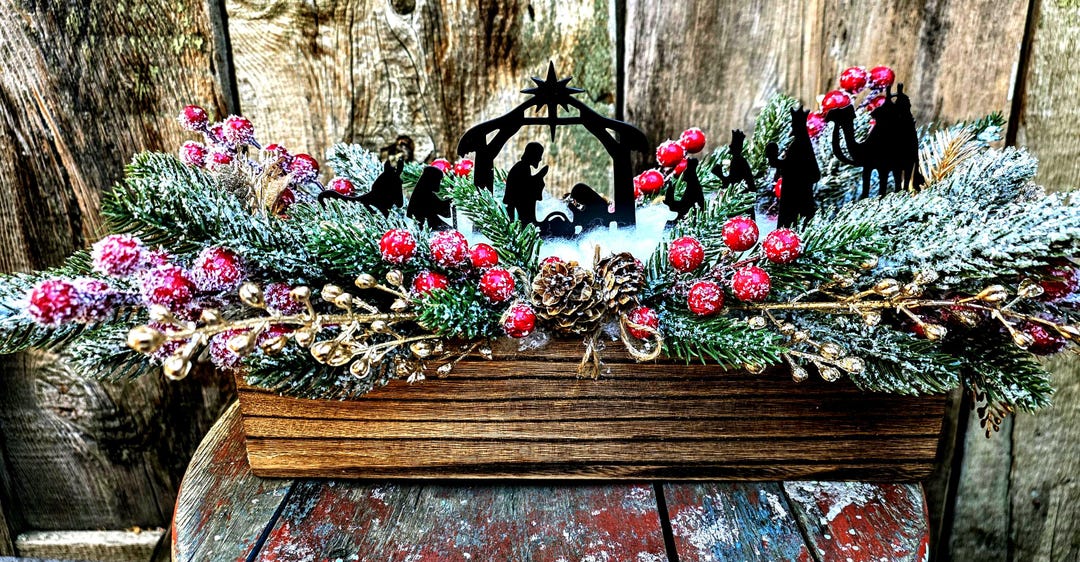 Christmas Nativity Scene Centerpiece: Nativity Floral Arrangement With ...