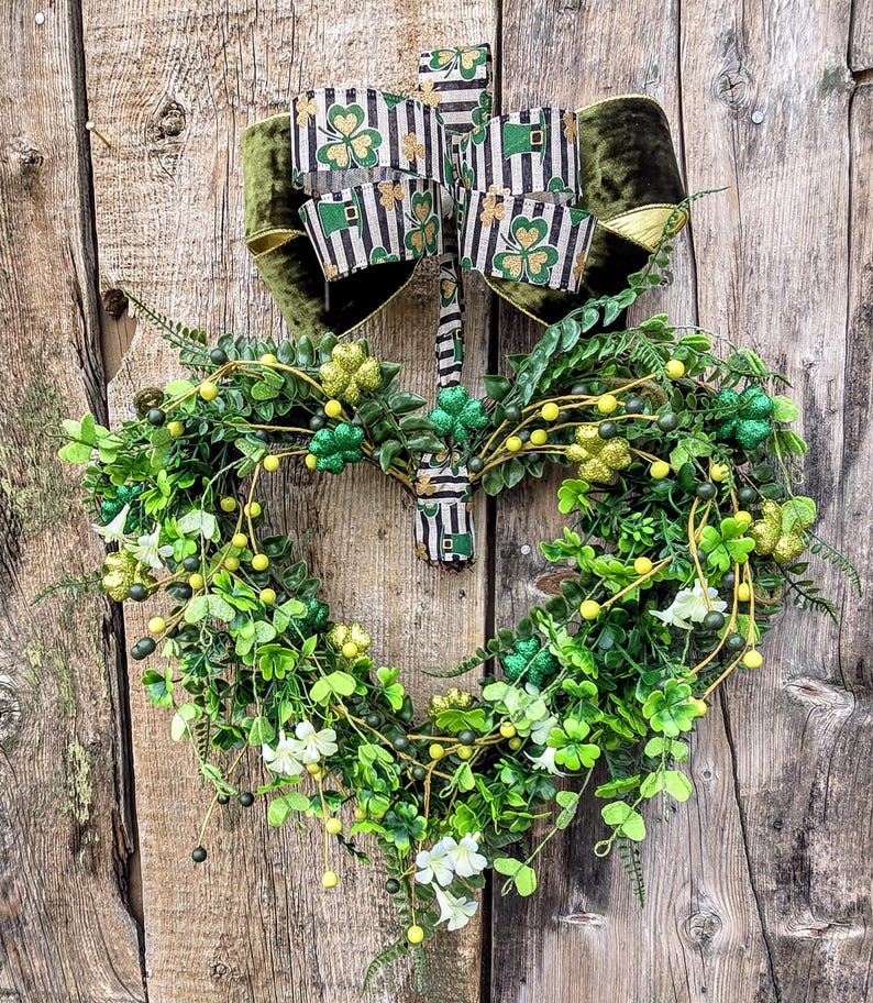 St Patrick's Day Heart Wreath: Mixed Clovers on Heart Shaped Grapevine ...