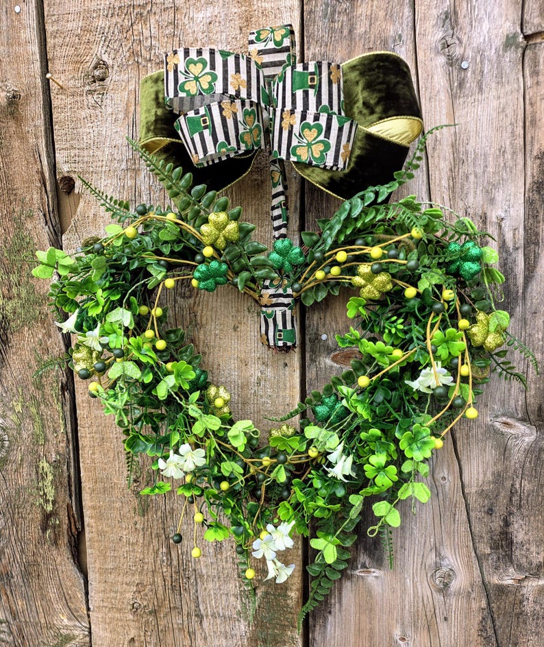 St Patrick's Day Heart Wreath: Mixed Clovers on Heart Shaped Grapevine ...