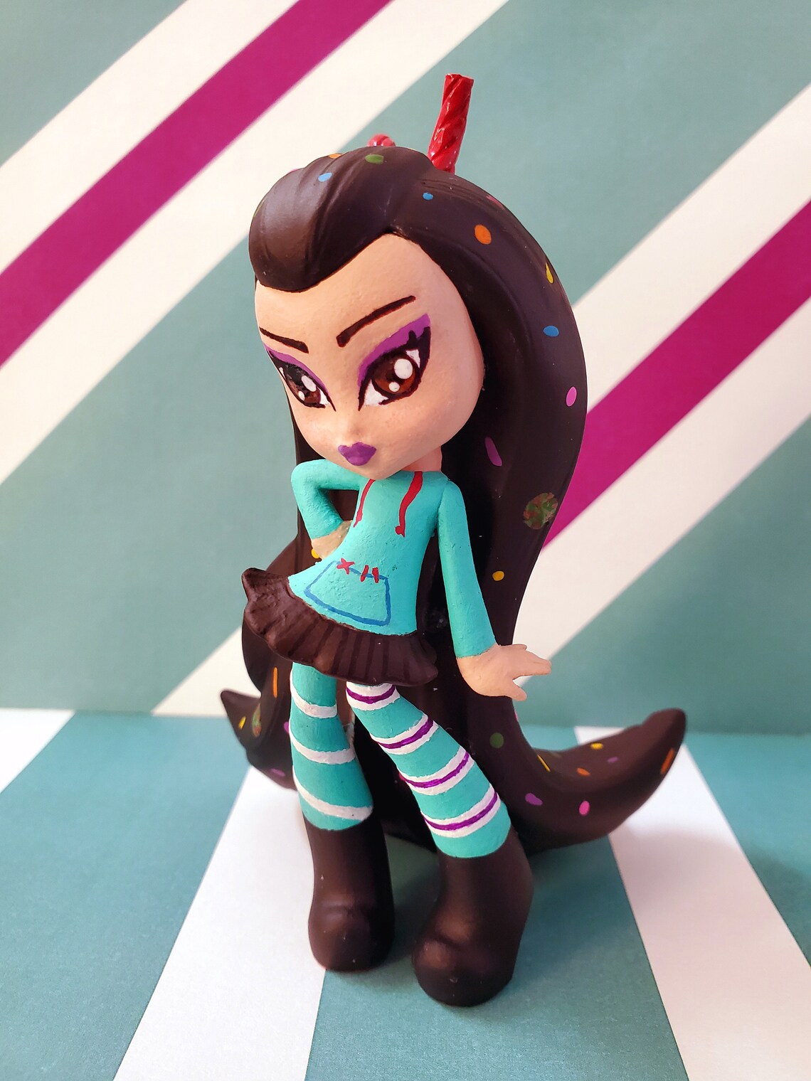 Custom Teen Vanellope Von Schweetz Figur repainted - Etsy.de