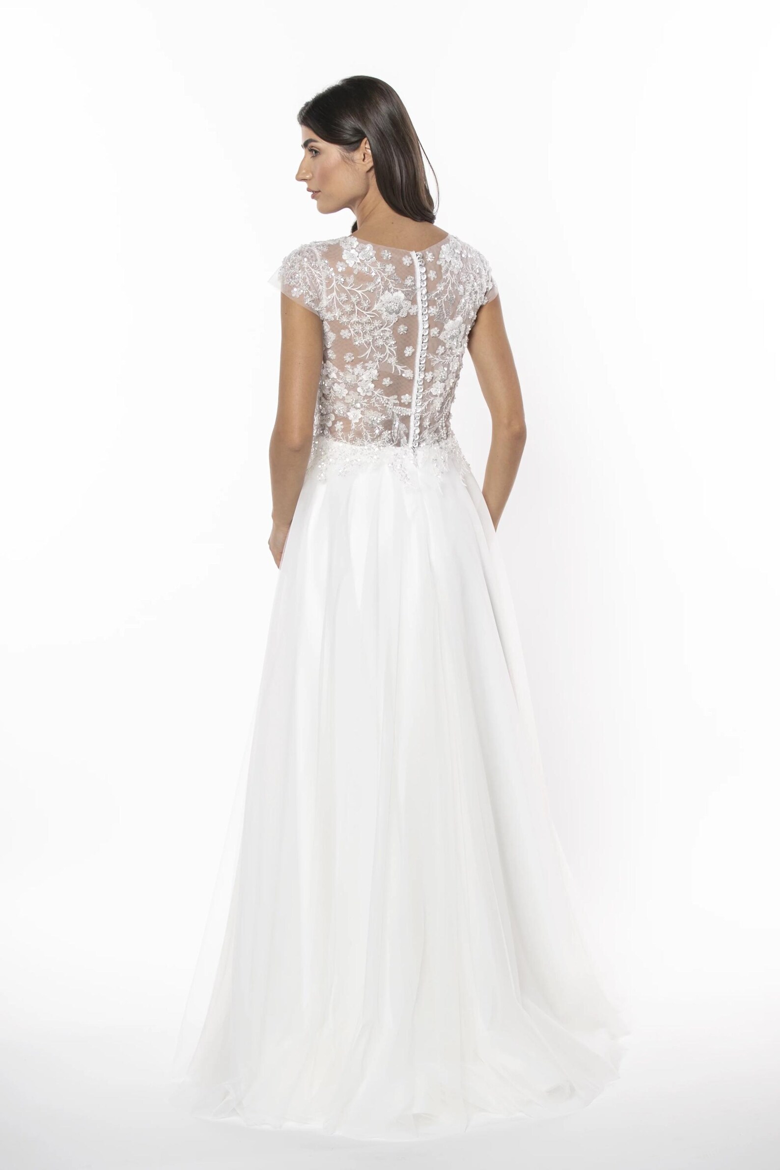 Type A Tulle Wedding Dress, Closed Skirt, Hand Embroidered Bust With ...