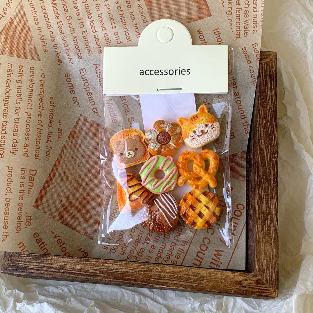 Miniature Food & Cat-themed Accessories Cute Cat, Bear, and Treats Set ...