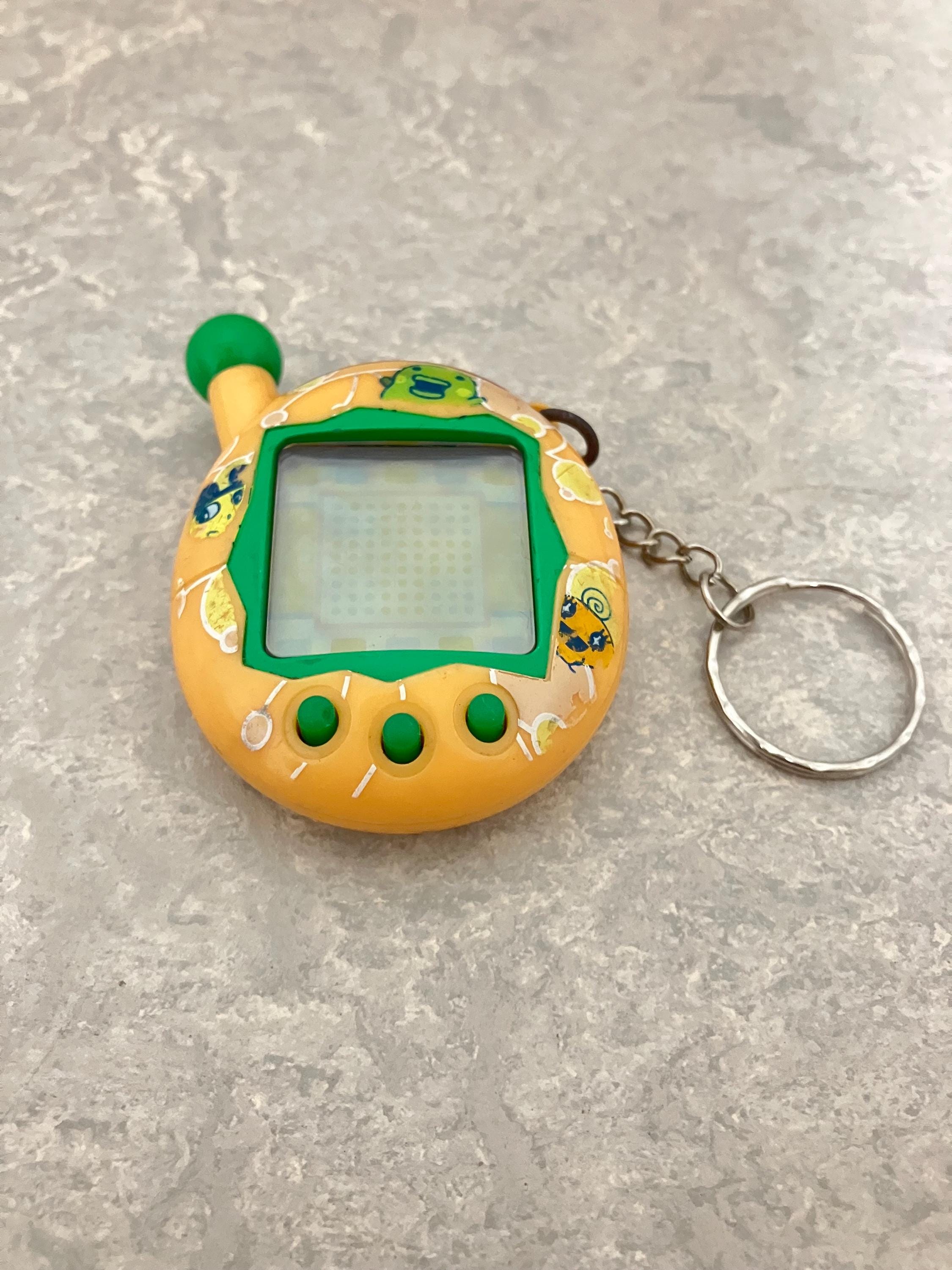Bandai Tamagotchi Connection English Version 4 Beige Characters Shell ...