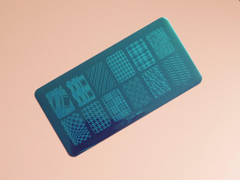 Houndstooth Distorted Plaid Patterns Nail Art Stamping Template Plates ...