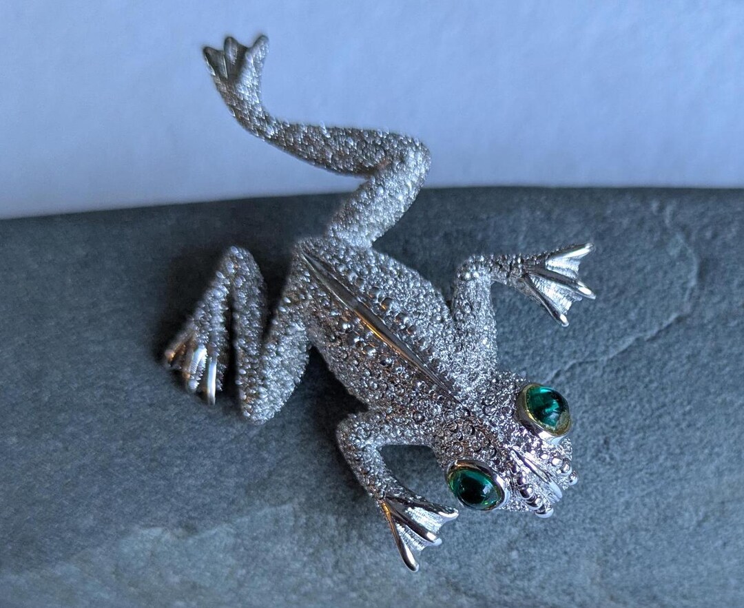 Frog Stalker: Super Cute Vintage Monet Signed Frog Silvertone Brooch ...